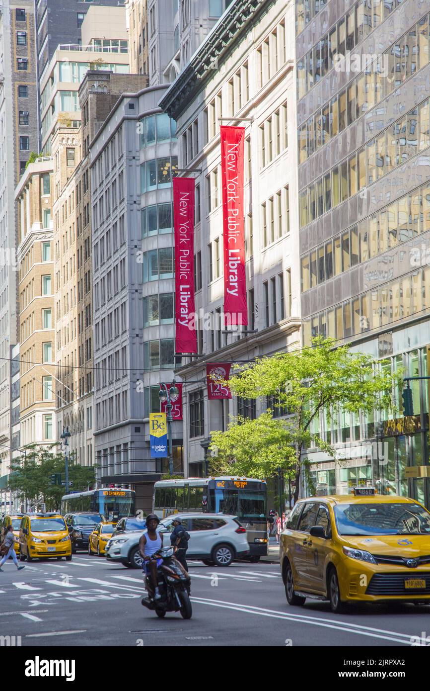 40th street 5th avenue hi-res stock photography and images - Alamy