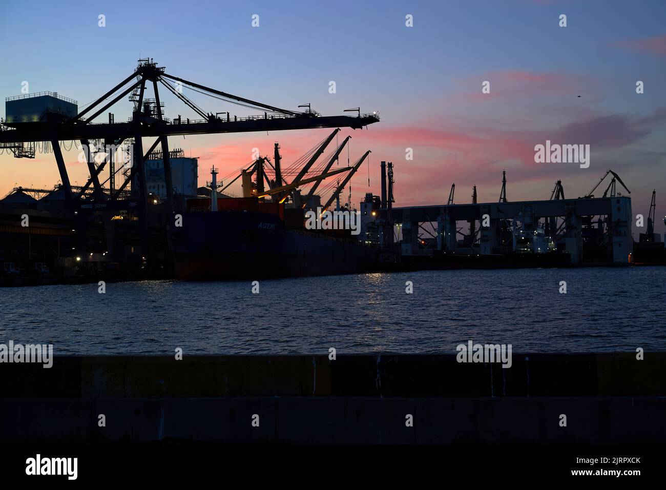 Odessa, Ukraine SIRCA 2019: Bulk carrier at port grain elevator ...