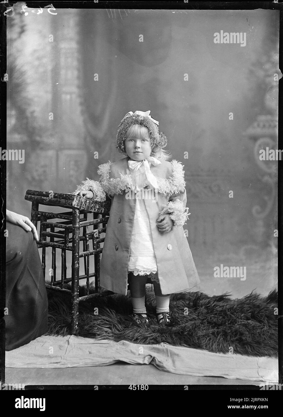 Violet Mavis Usmar (1914-2004), 1917-18, Wellington, by Berry & Co ...