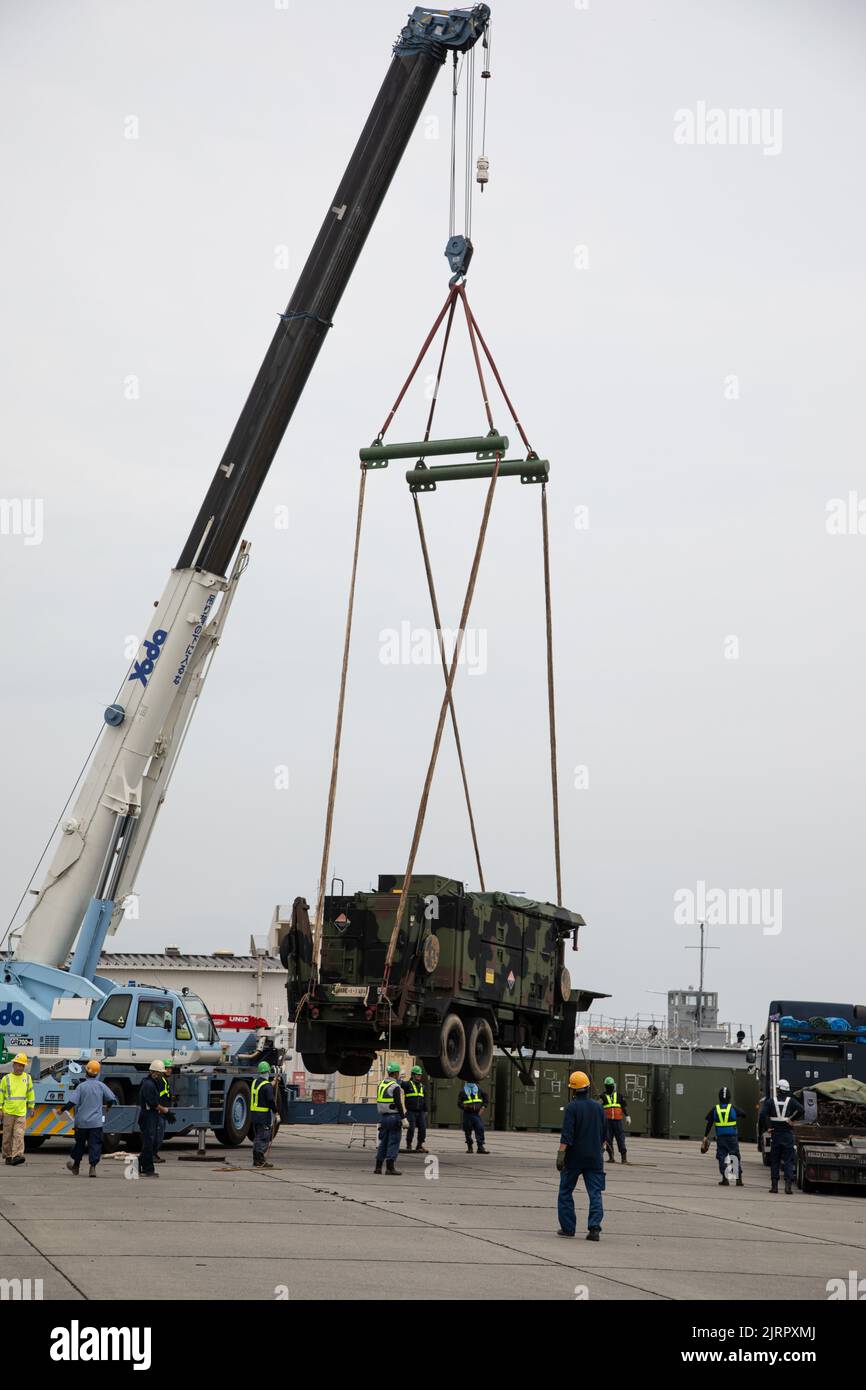 Orient shield 22 hi-res stock photography and images - Alamy