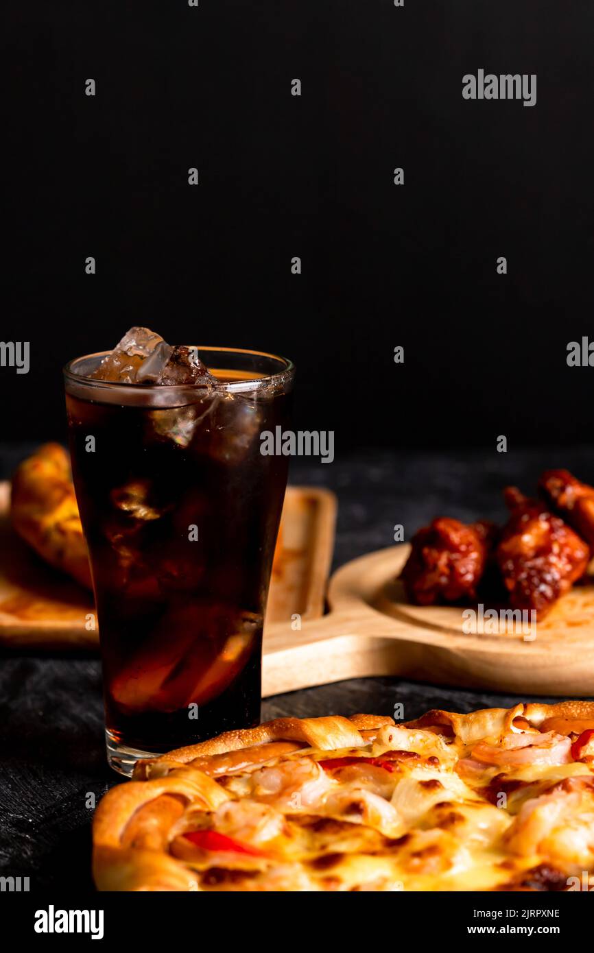 Hot food cold food table hi-res stock photography and images - Alamy