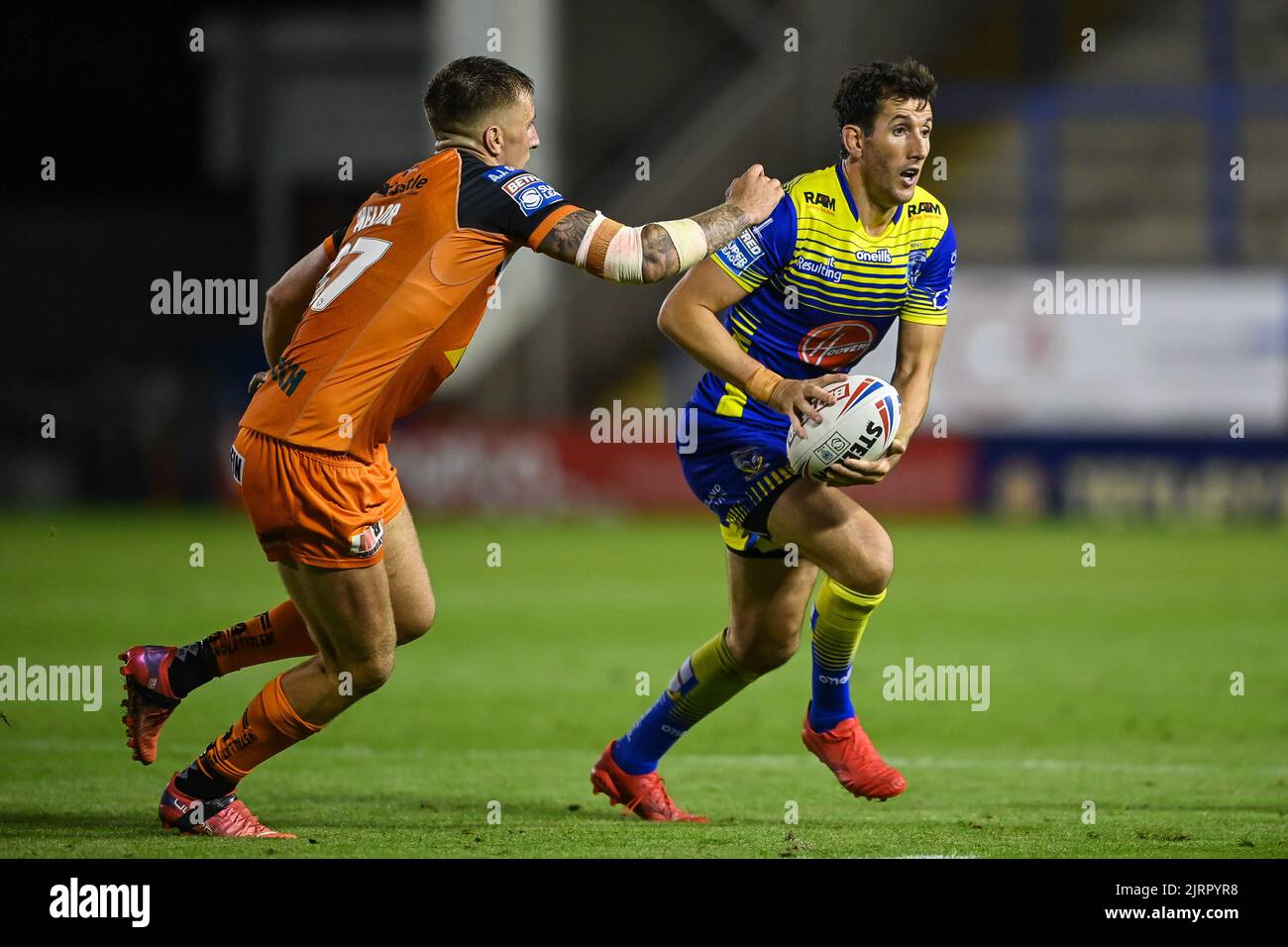 Stefan Ratchford #1 of Warrington Wolves makes a break Stock Photo - Alamy