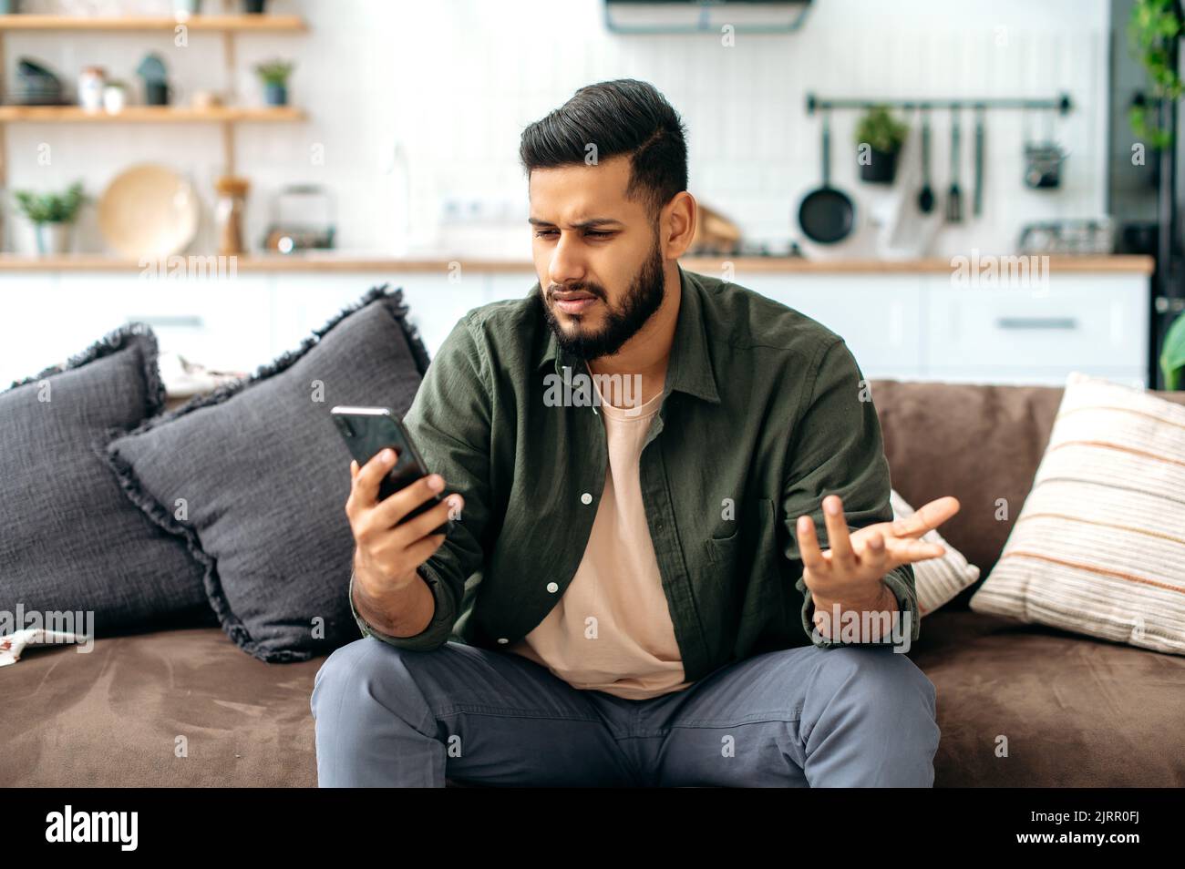 Confused messaging hi-res stock photography and images - Alamy