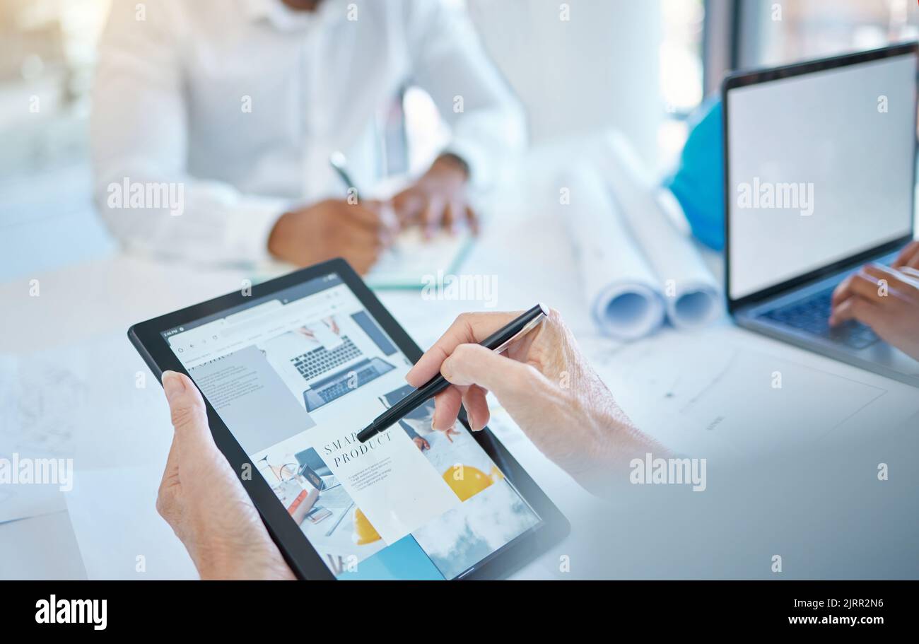 Website code hand design hi-res stock photography and images - Alamy