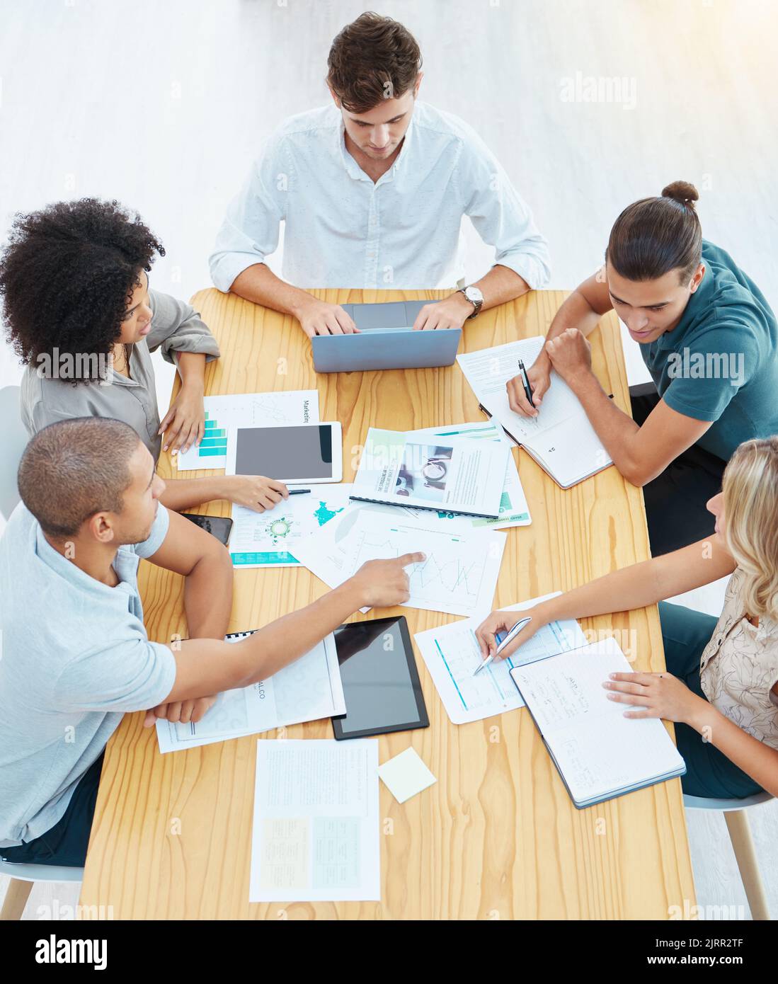 Team collaboration graphic technology hi-res stock photography and images - Alamy