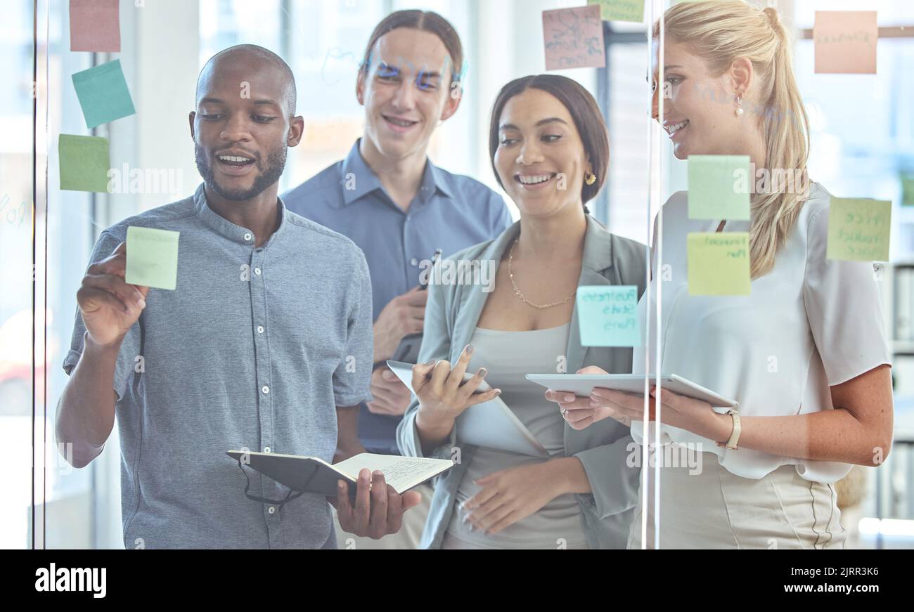 Post it, writing or teamwork vision for target audience strategy in ...