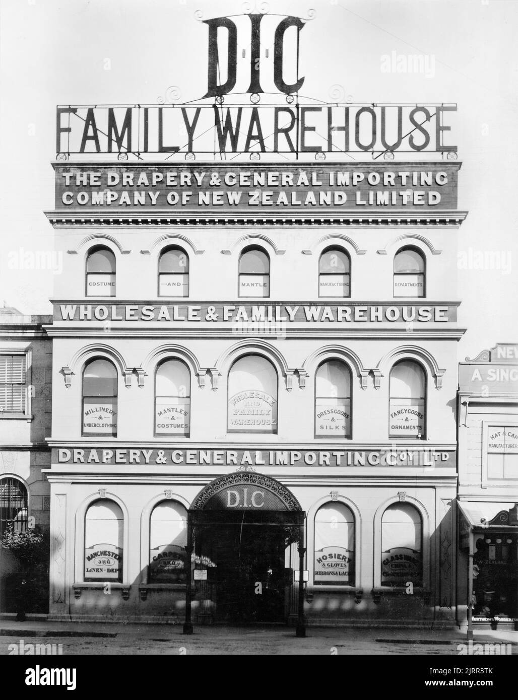 Building c i c Black and White Stock Photos & Images - Alamy