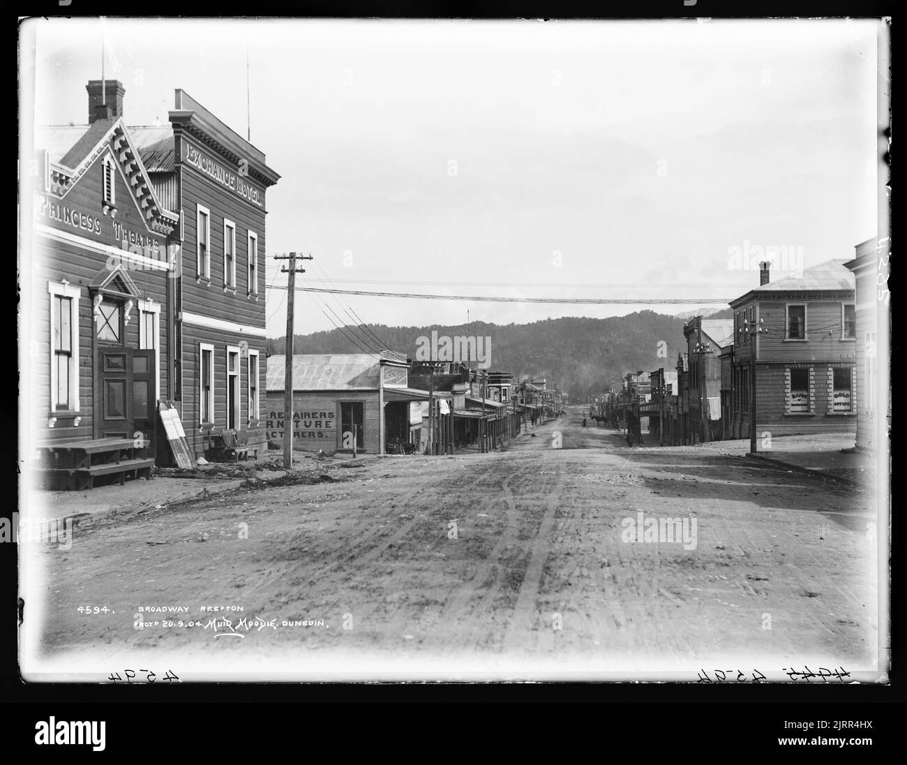 Reefton broadway hi-res stock photography and images - Alamy