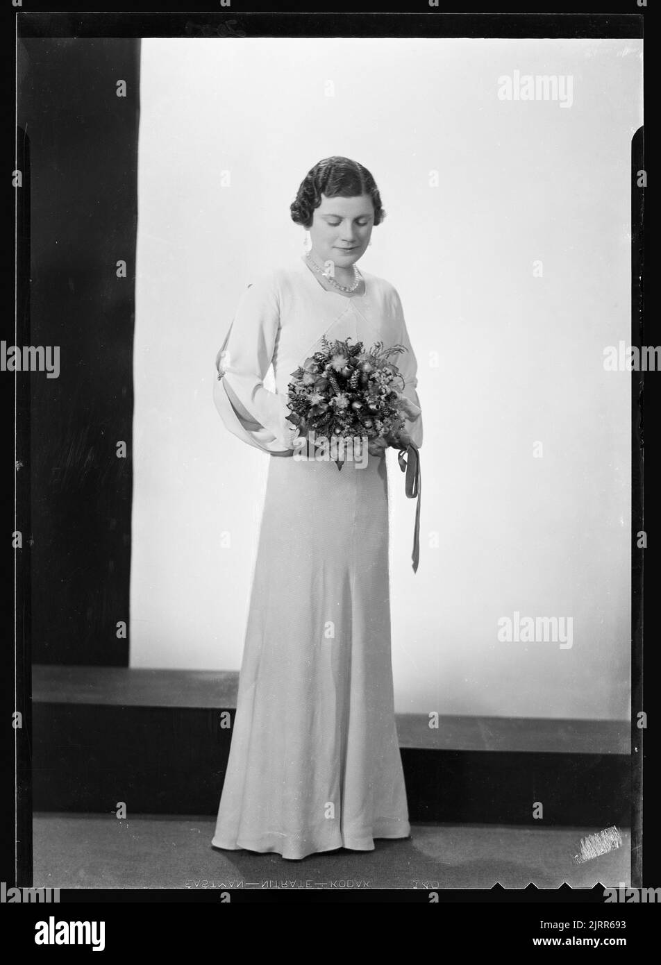 Miss Munn, 3 July 1935, Wellington, by Spencer Digby Studios. Spencer ...