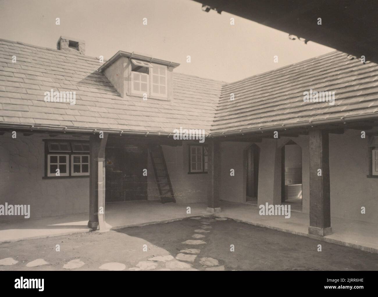 Wilkinson House - The Inner Court, 1920s, Taranaki, by J.W. Chapman ...