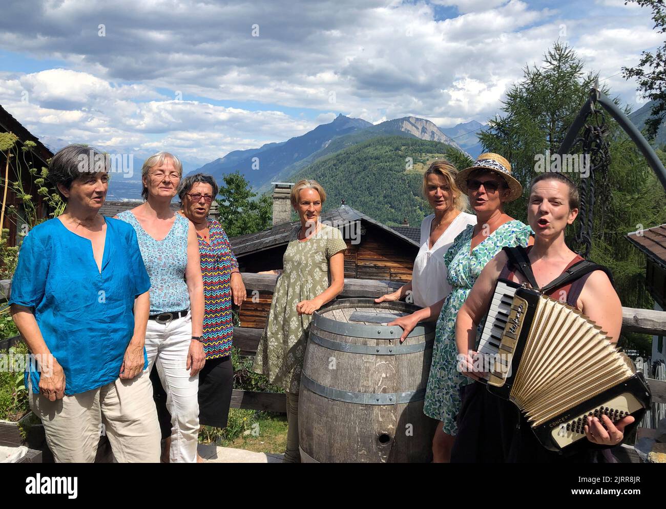 Yodeling switzerland hi-res stock photography and images - Alamy