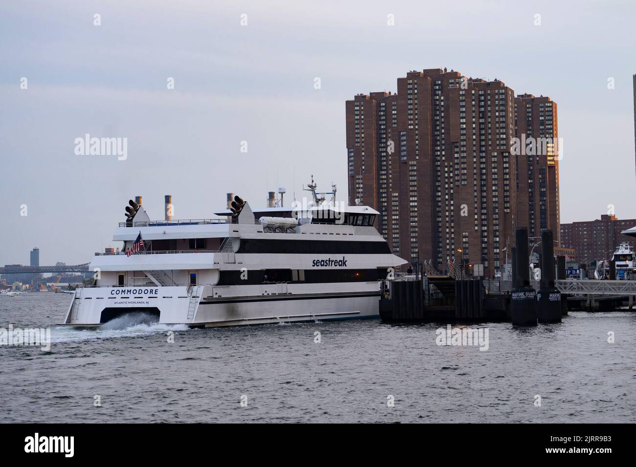 Seastreak ferry terminal hi-res stock photography and images - Alamy