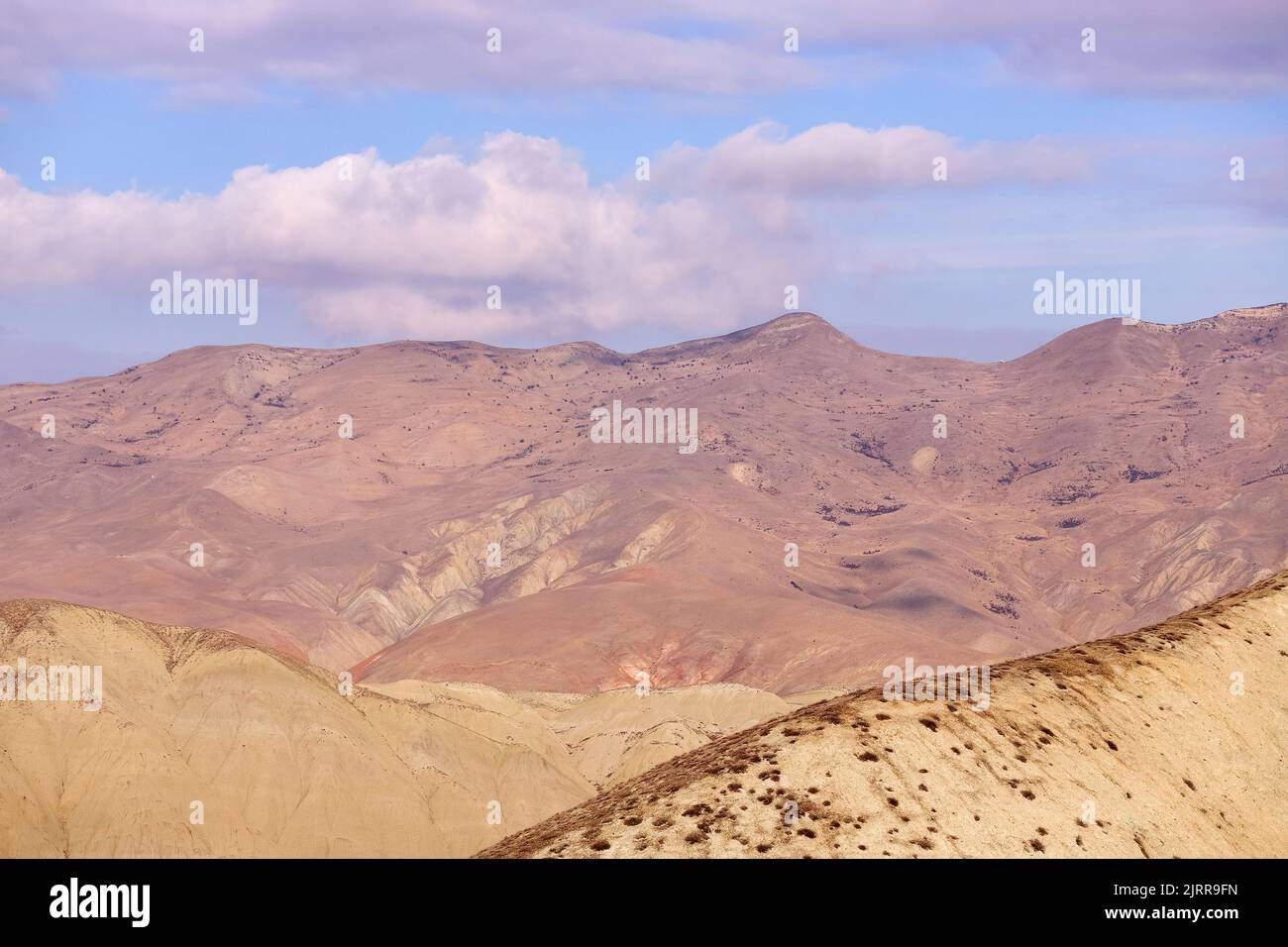 Endless mountains hi-res stock photography and images - Alamy