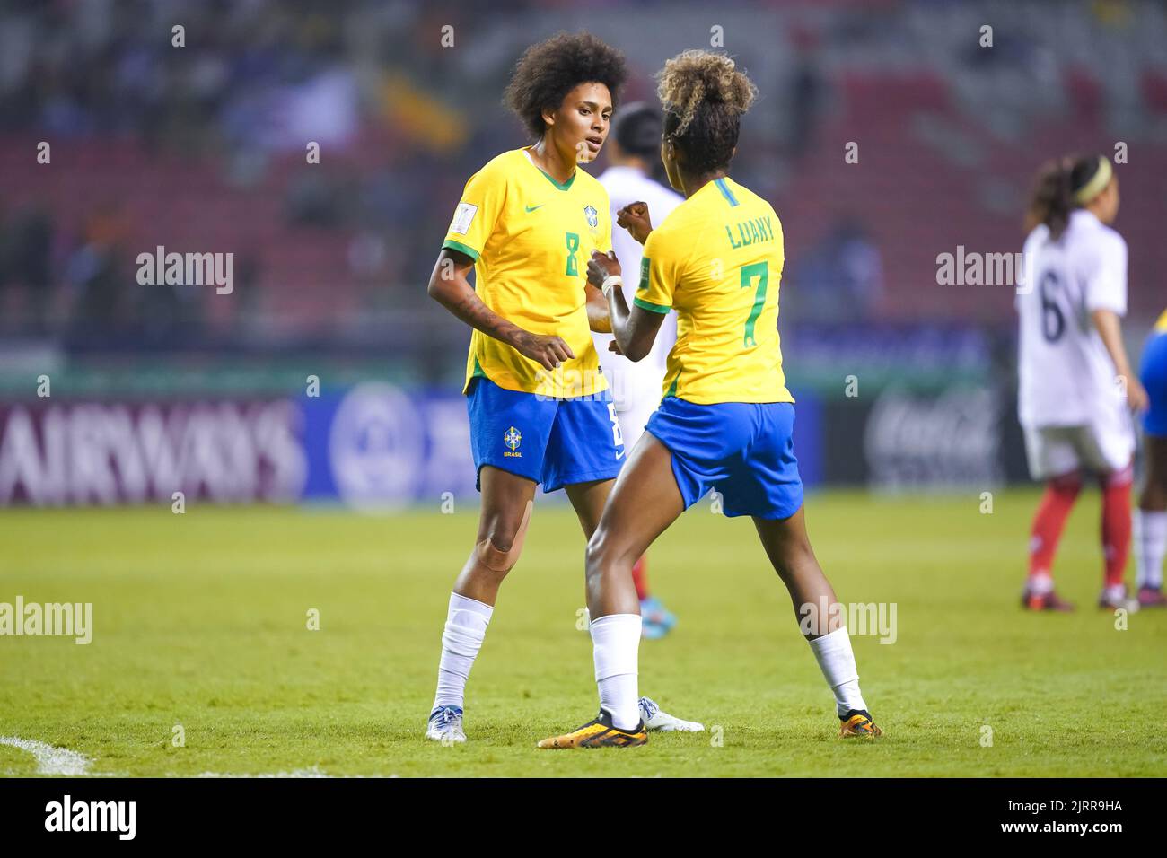 Goal celebrate dance hi-res stock photography and images - Alamy