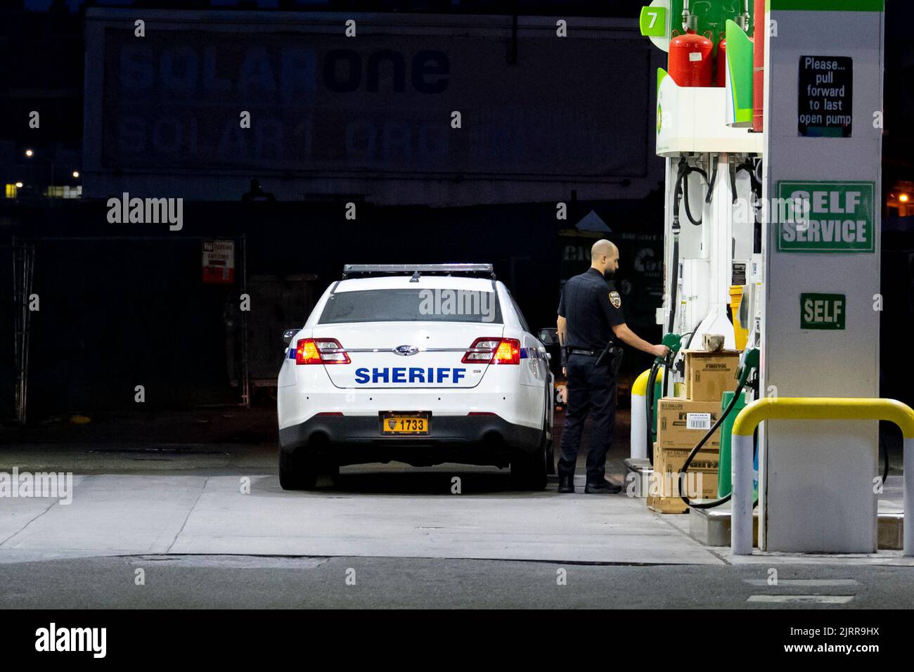 Nyc sheriff hi-res stock photography and images - Alamy