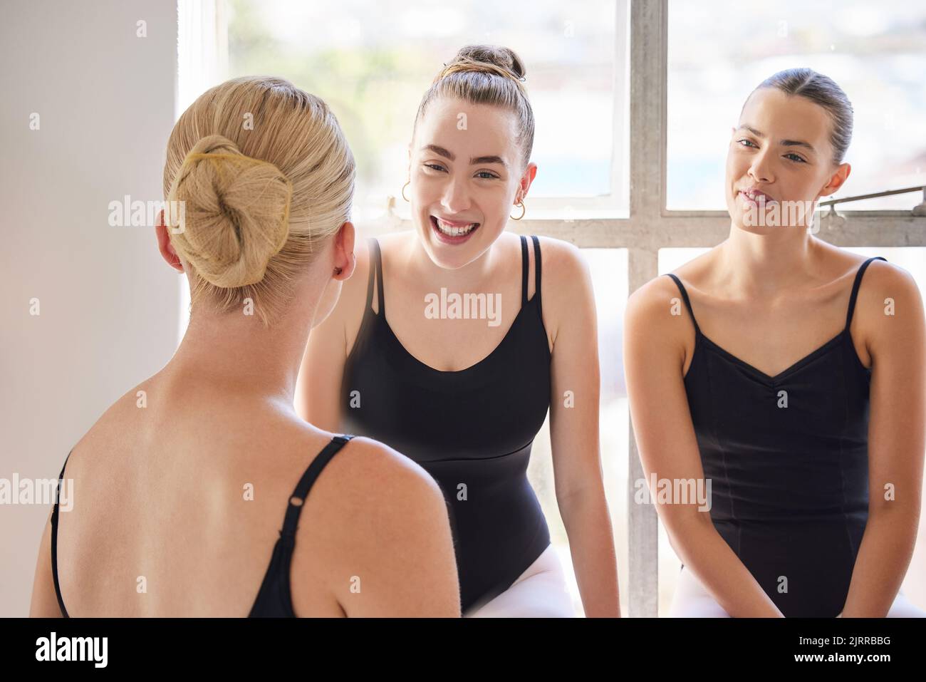 Female ballet dancer talking friends hi-res stock photography and ...