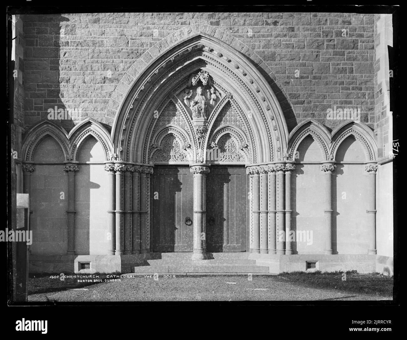 West door christchurch cathedral hi-res stock photography and images ...