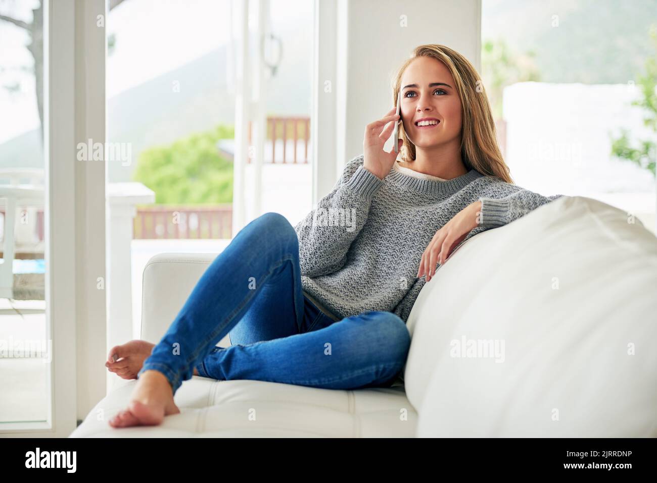 Chilling hi-res stock photography and images - Alamy