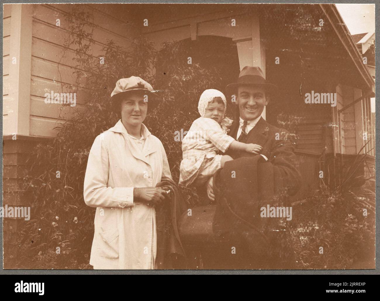 "Uncle John visits us": 'At Woodside'. From the album: Family photograph album; 1917 - 1920 ...
