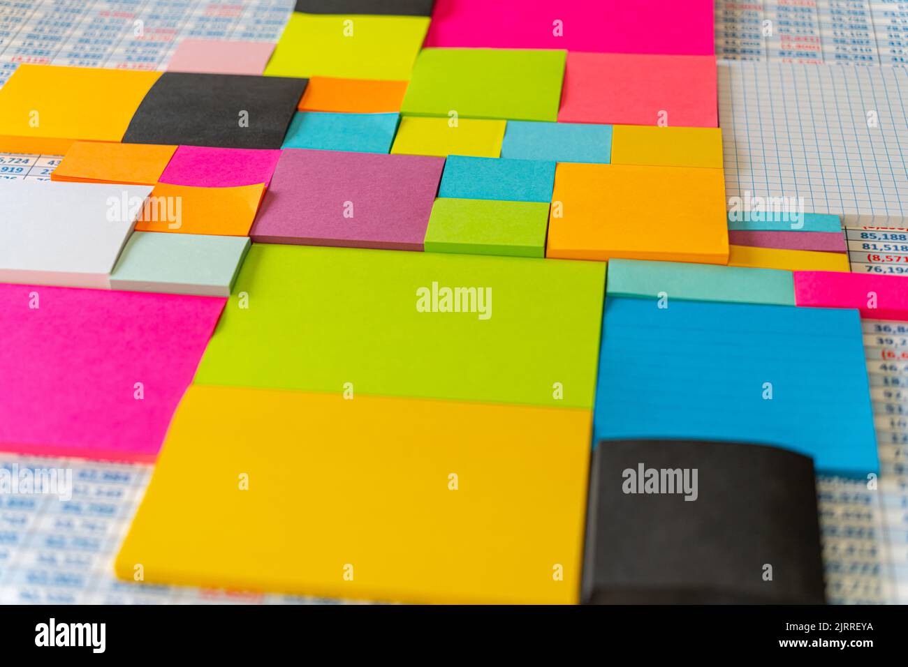 Pile of post it notes hi-res stock photography and images - Alamy