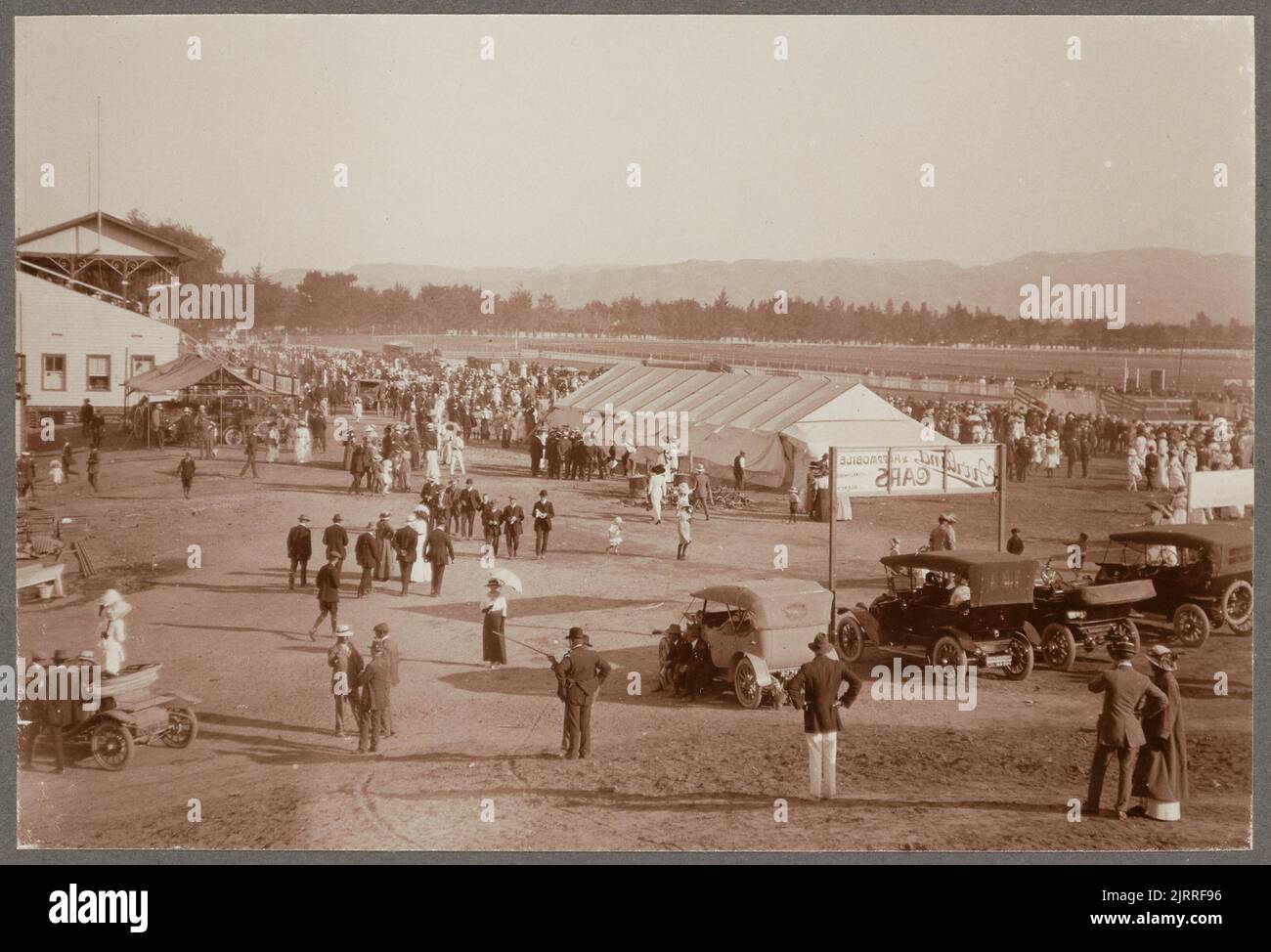 The Hawkes Bay show. March 4, 1914: General view of showgrounds. From ...