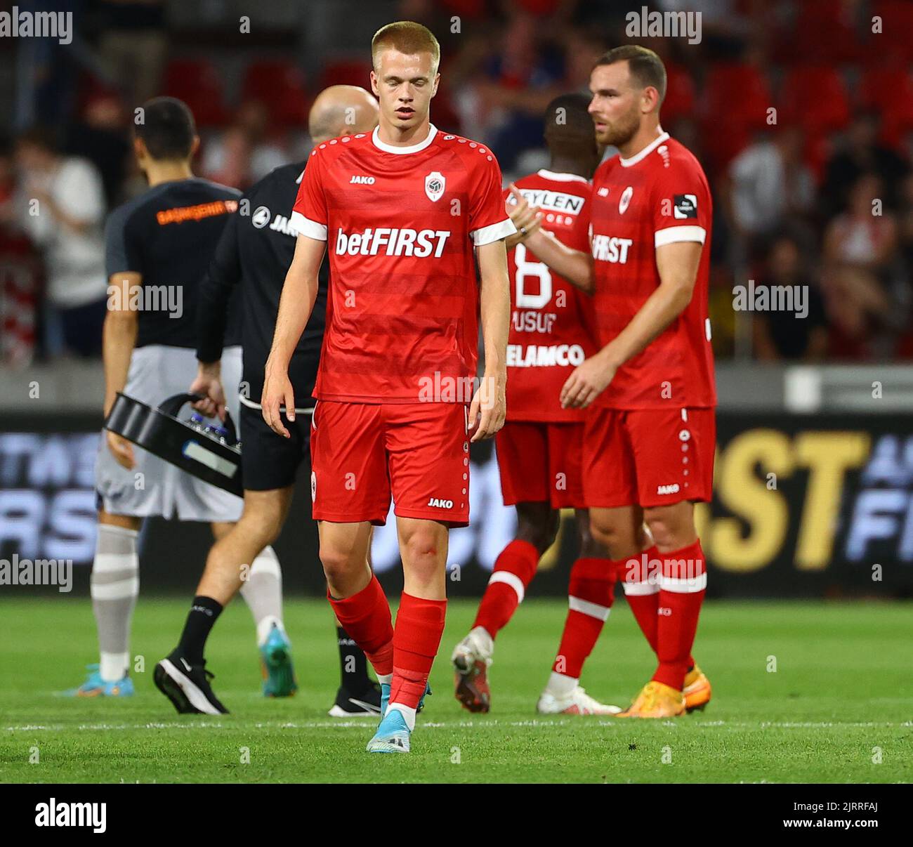 Antwerp's players looks dejected after losing a soccer game between ...