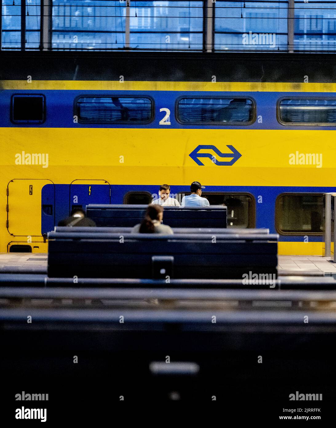 2022-08-26 06:45:10 ROTTERDAM - An almost empty station at Rotterdam ...
