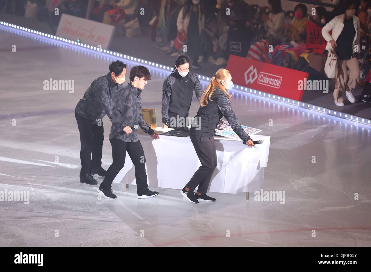 Shinyokohama Skate Center, Kanagawa, Japan. 25th Aug, 2022. (L-R) Daisuke Takahashi, Shoma Uno ...