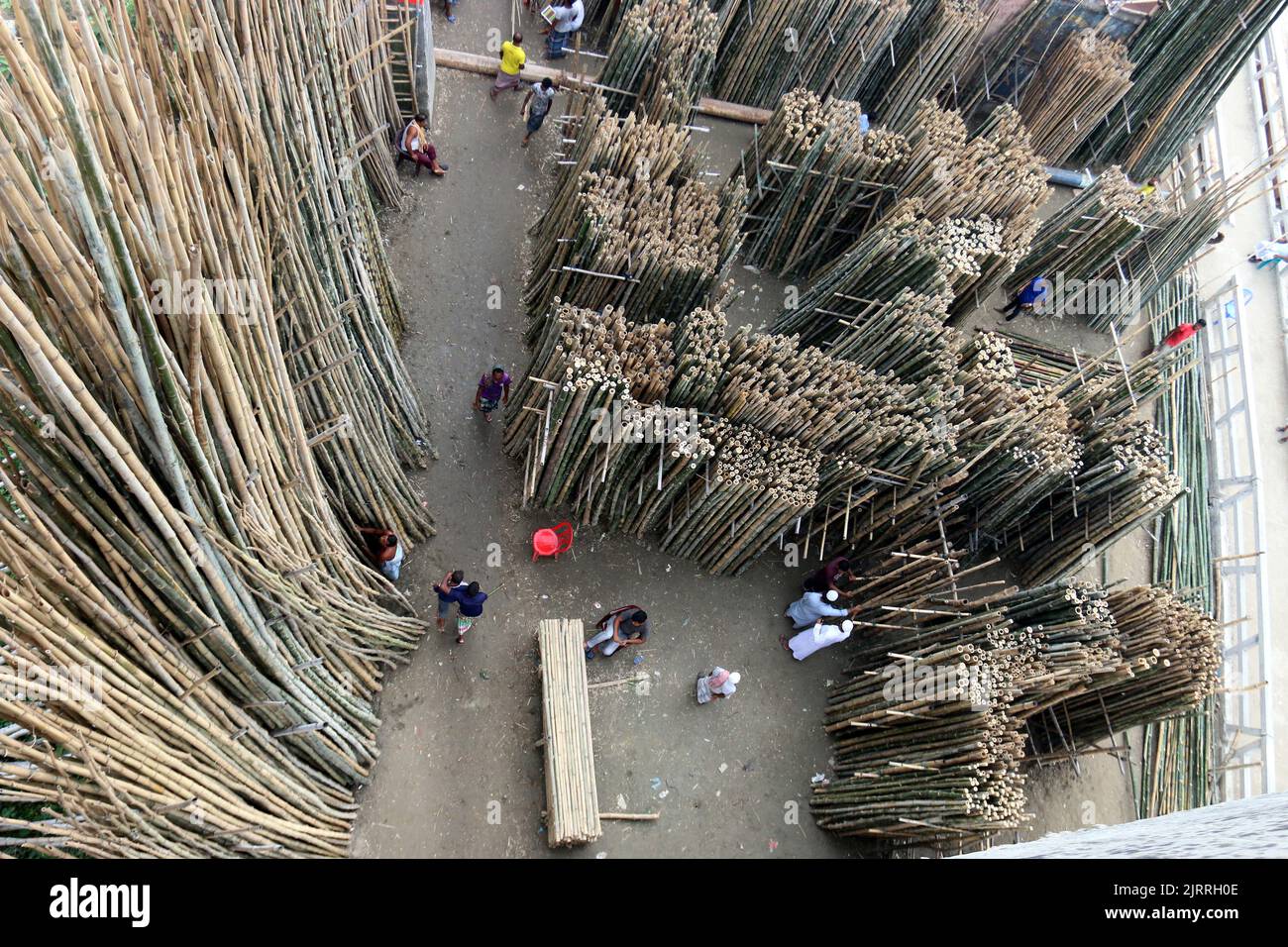 The largest floating bamboo market is located on the banks of the ...