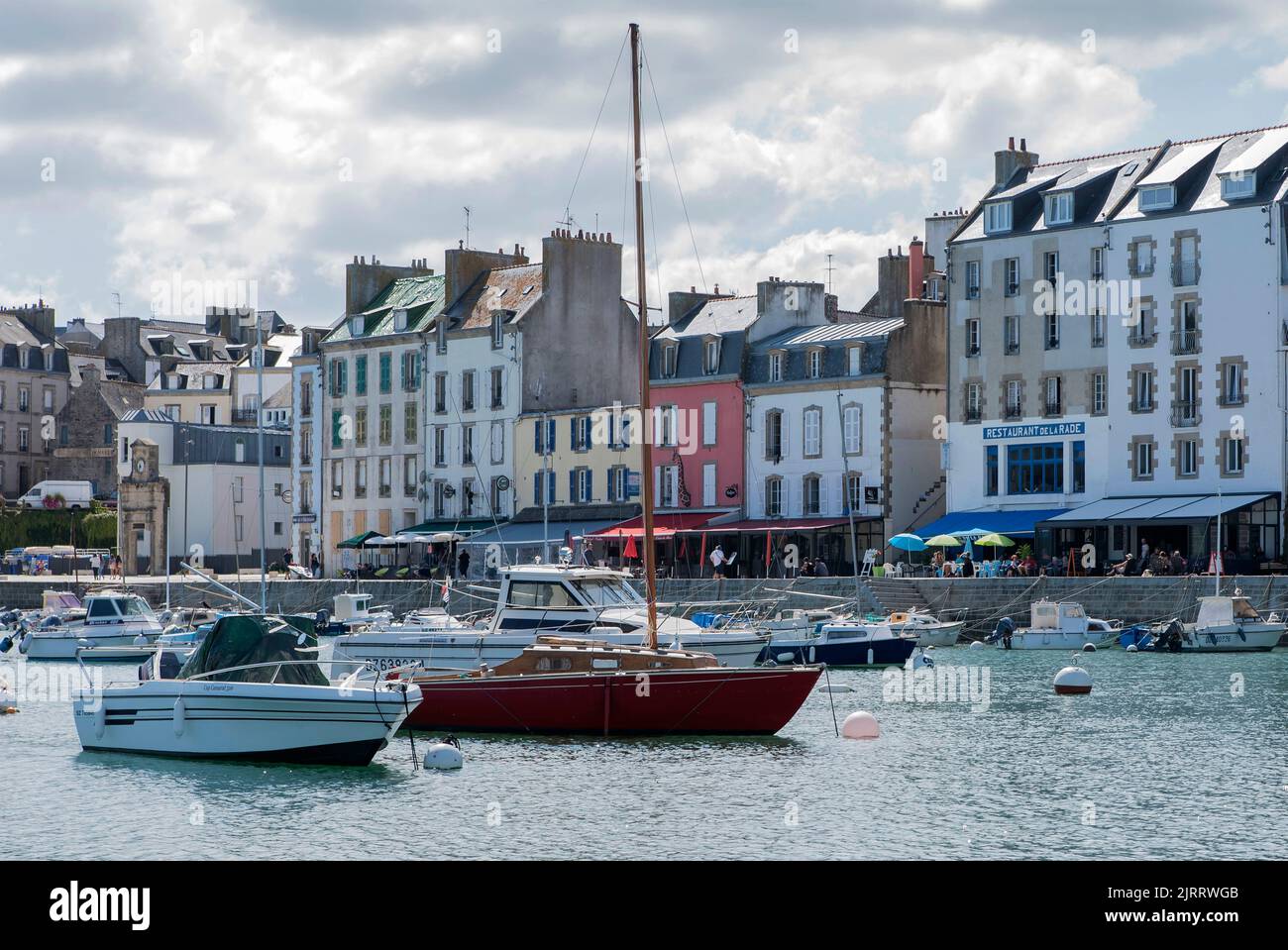Douarnenez (Brittany, north-western France): the harbour and the quay ...