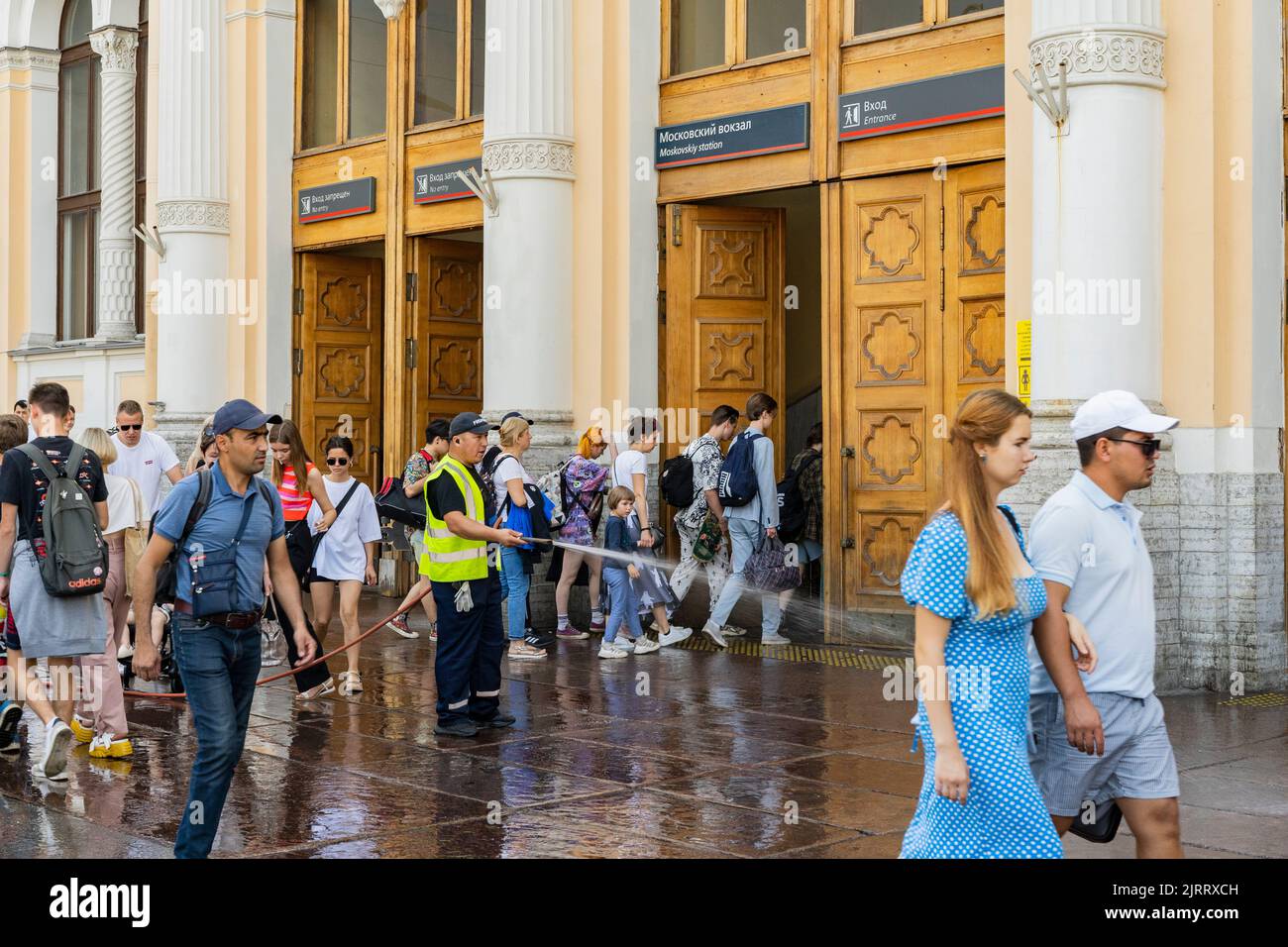 St. petersburg Russia Nevsky prospect, Moskovsky Railway station, city ...