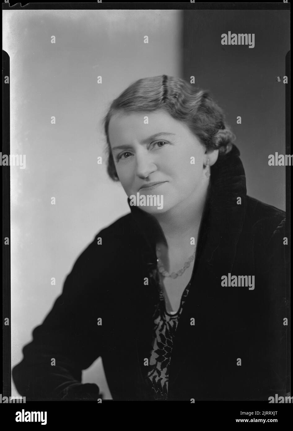 Mrs em mitchell mrs em mitchell hi-res stock photography and images - Alamy