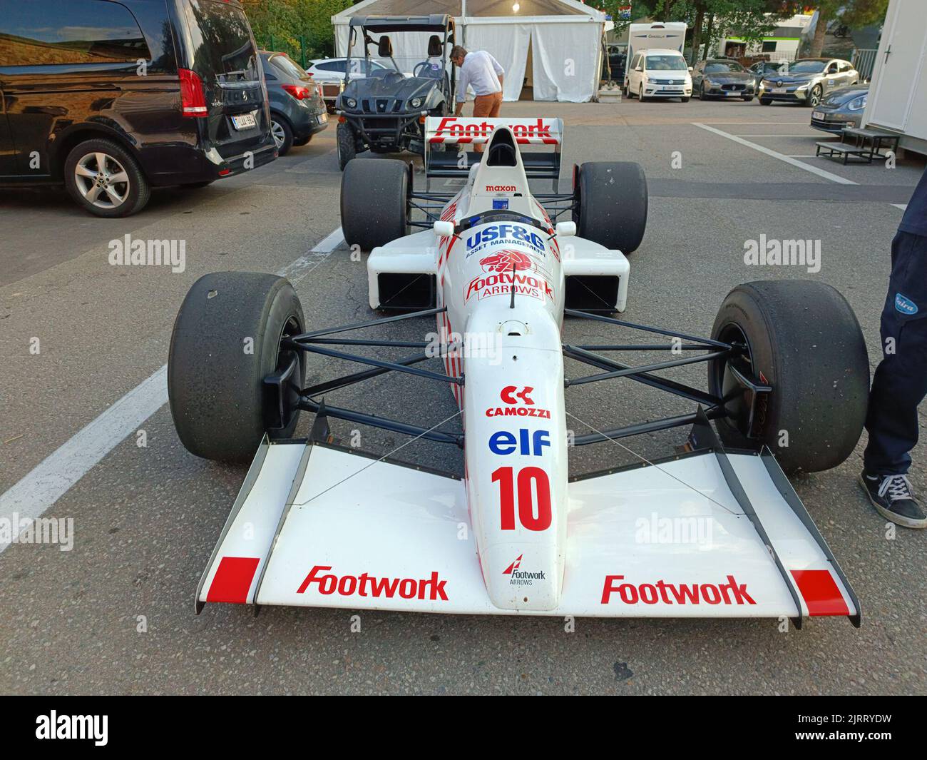 Footwork arrows hi-res stock photography and images - Alamy