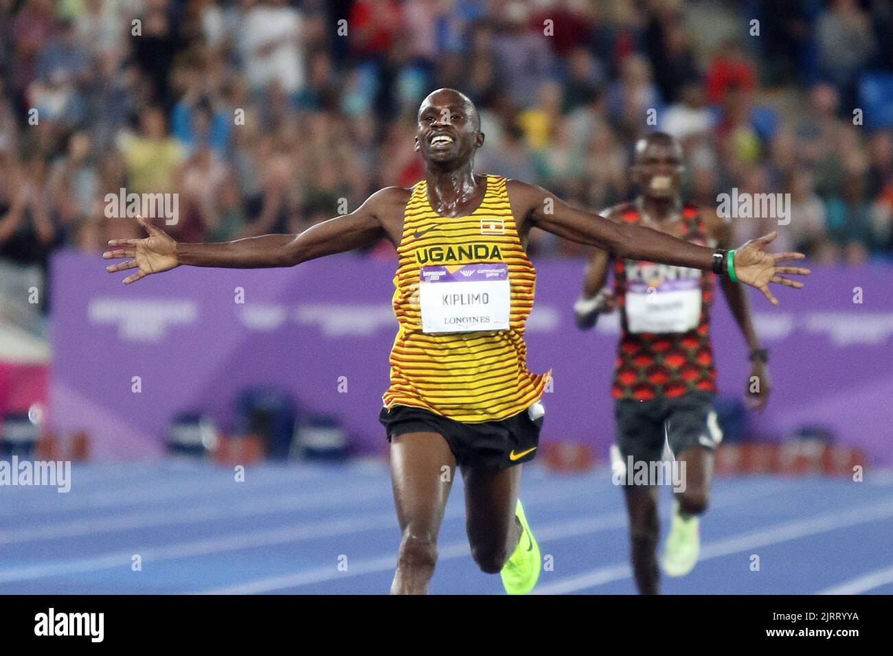 Jacob KIPLIMO of Uganda winning gold in the men's 10000 metres - Final ...