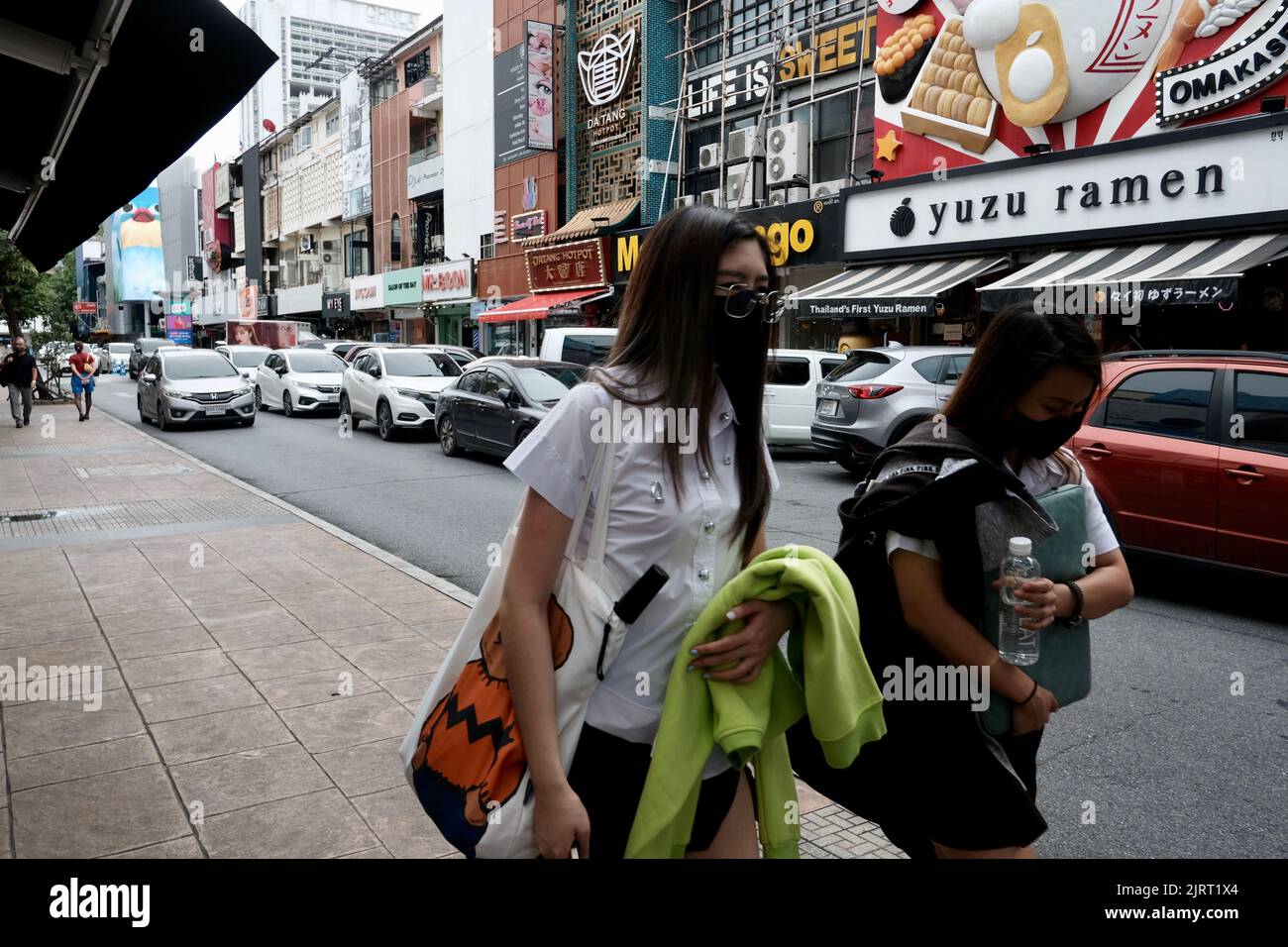 Bangkok uniform hi-res stock photography and images - Alamy