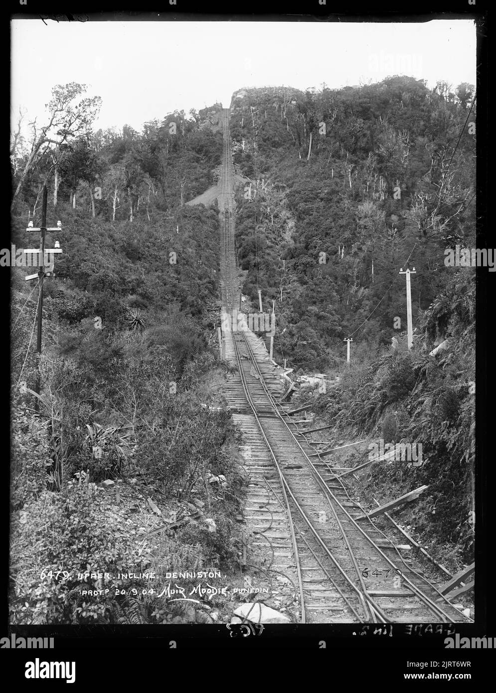 Upper incline, Denniston, circa 1900, New Zealand, by Muir & Moodie ...