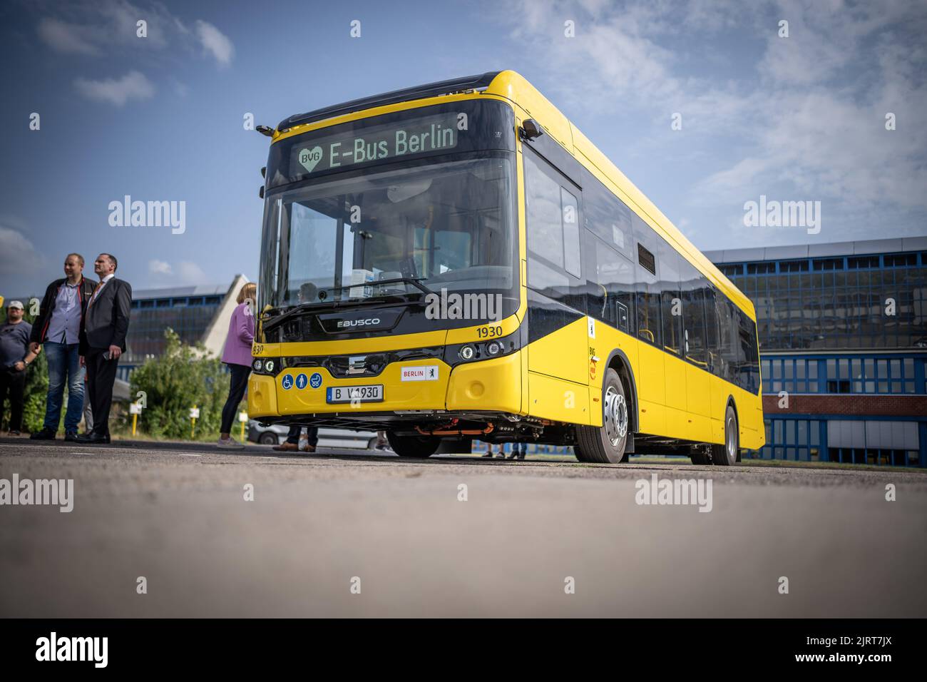 Berlin, Germany. 26th Aug, 2022. A new electric bus of the Dutch ...