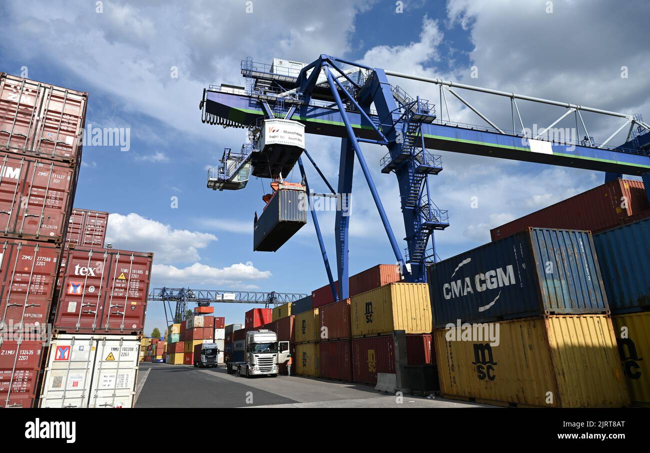 Container terminal osthafen hi-res stock photography and images - Alamy