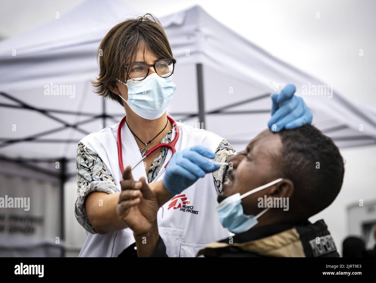 Health centre doctor reception hi-res stock photography and images - Alamy