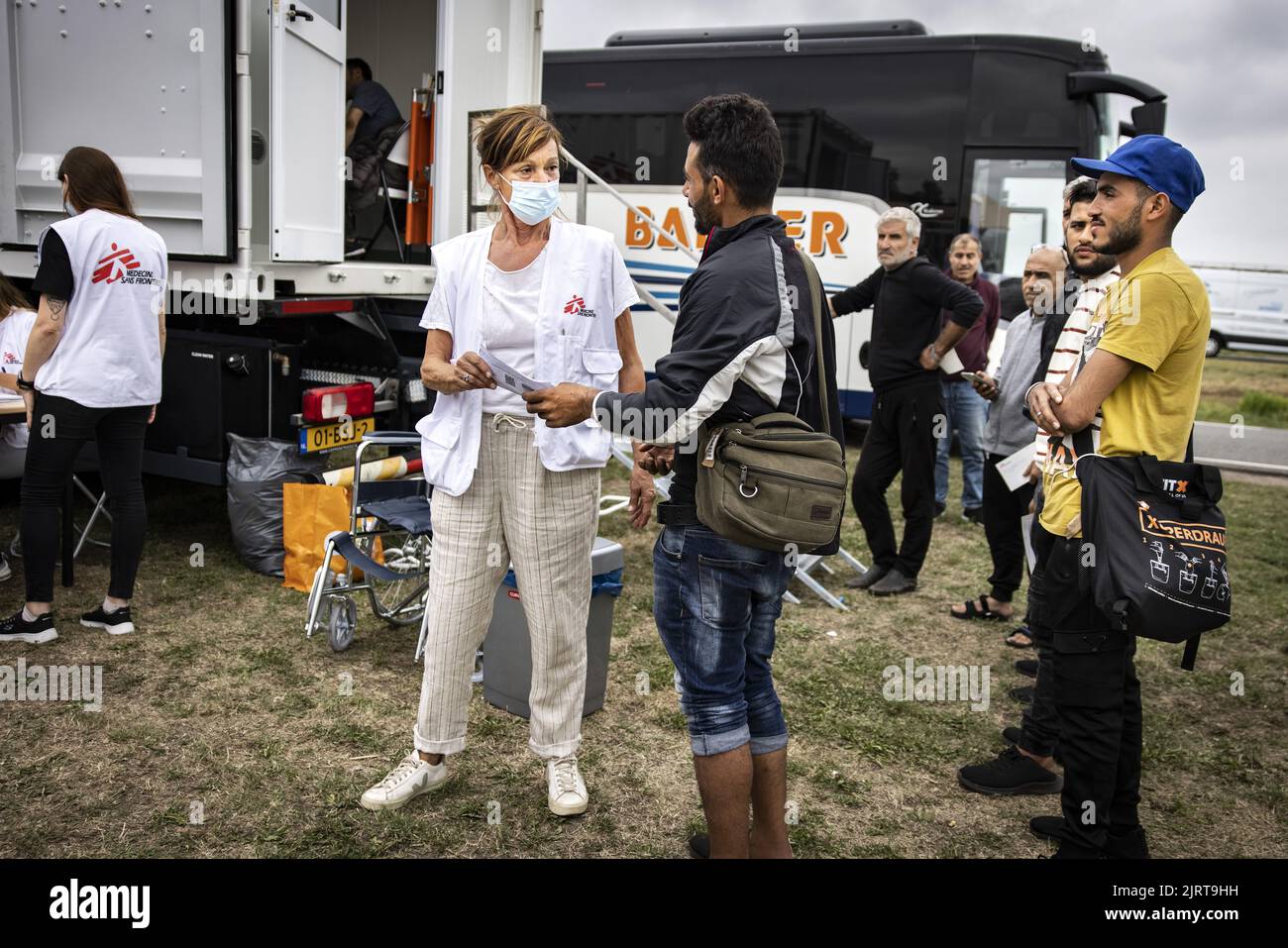 Women without clothes hi-res stock photography and images - Alamy