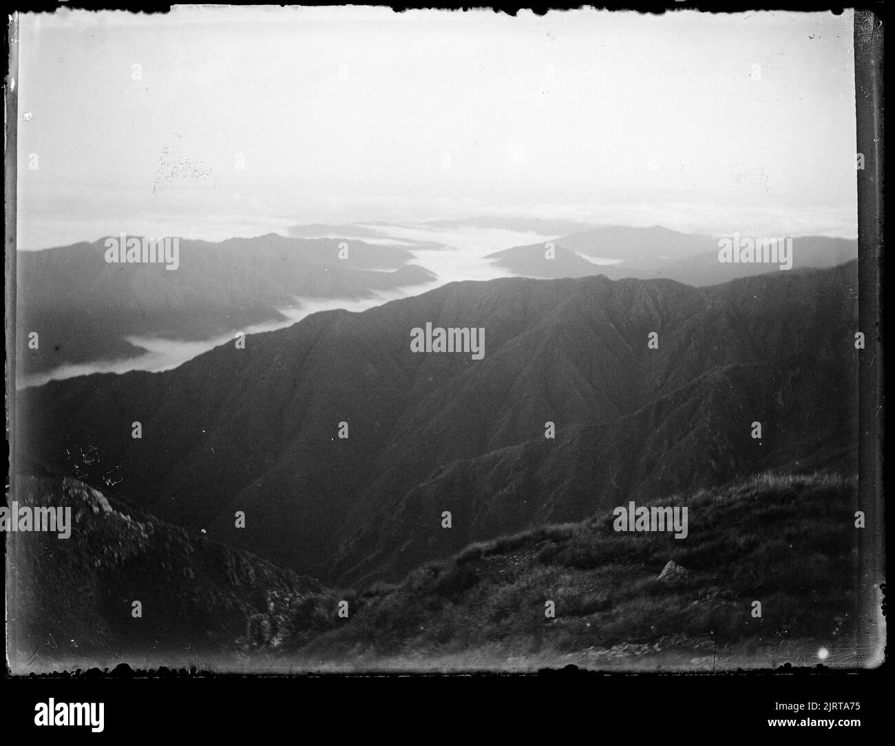 Tararua ranges tararua ranges Black and White Stock Photos & Images - Alamy