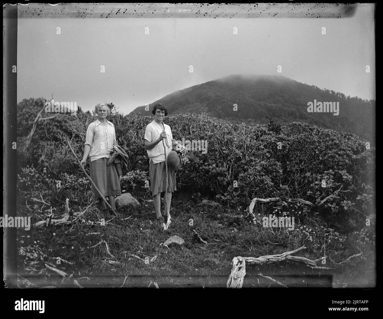 Trampers, Waiopehu Ascent, Tararua Ranges, 29 January 1928, Wellington ...