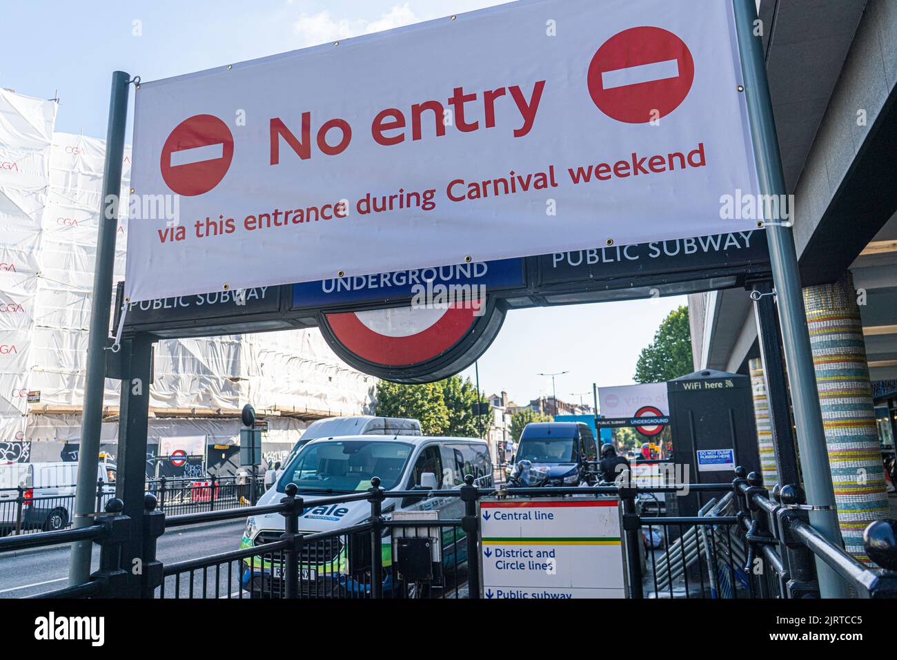 Notting Hill, London, UK. 26 August 2022 A sign at the entrance of the ...