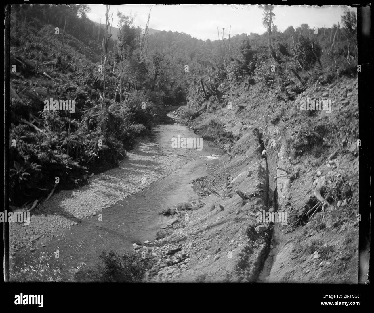Ohau river pipe bridge hi-res stock photography and images - Alamy