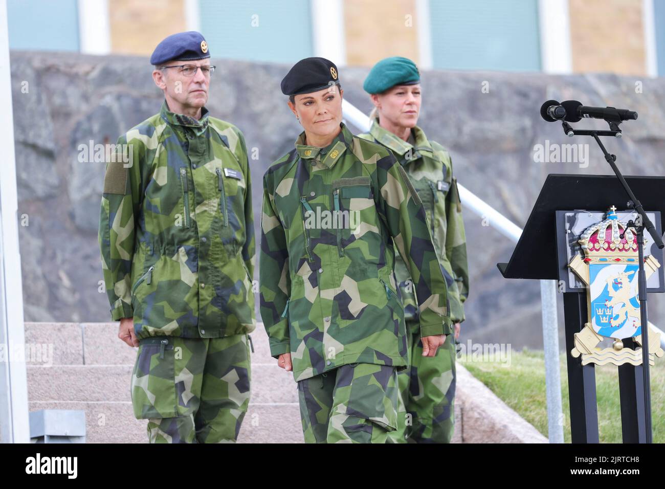 Crown Princess Victoria hands over the new regimental flag to Älvsborg ...