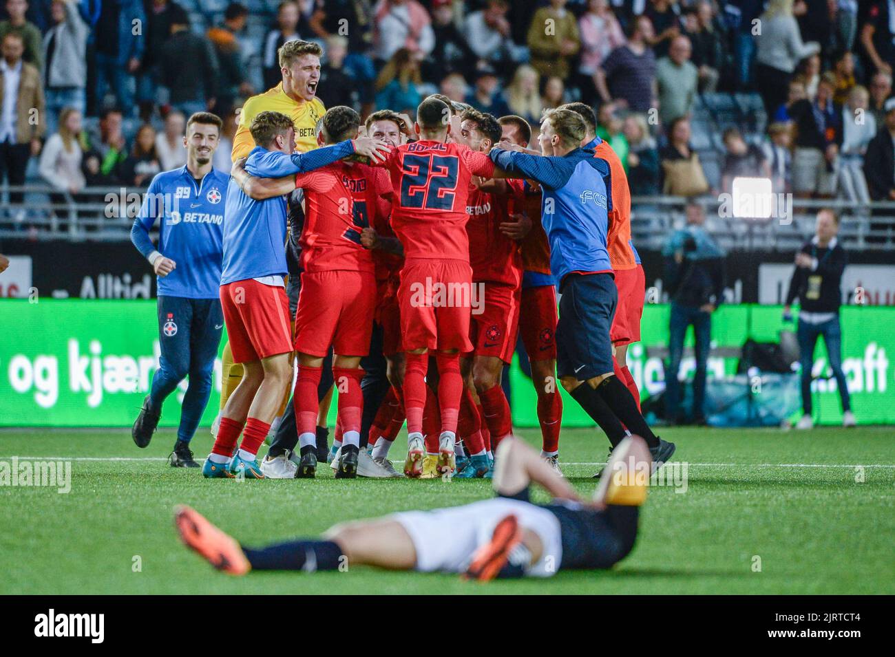 Stavanger 20220825.FCSB's players celebrate after a 1-3 victory in the ...
