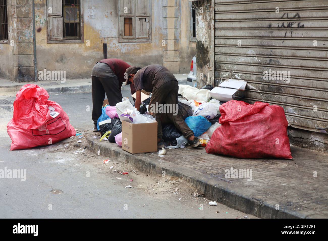 Beirut lebanon unicef children syrian lebanese poverty crisis im hi-res ...