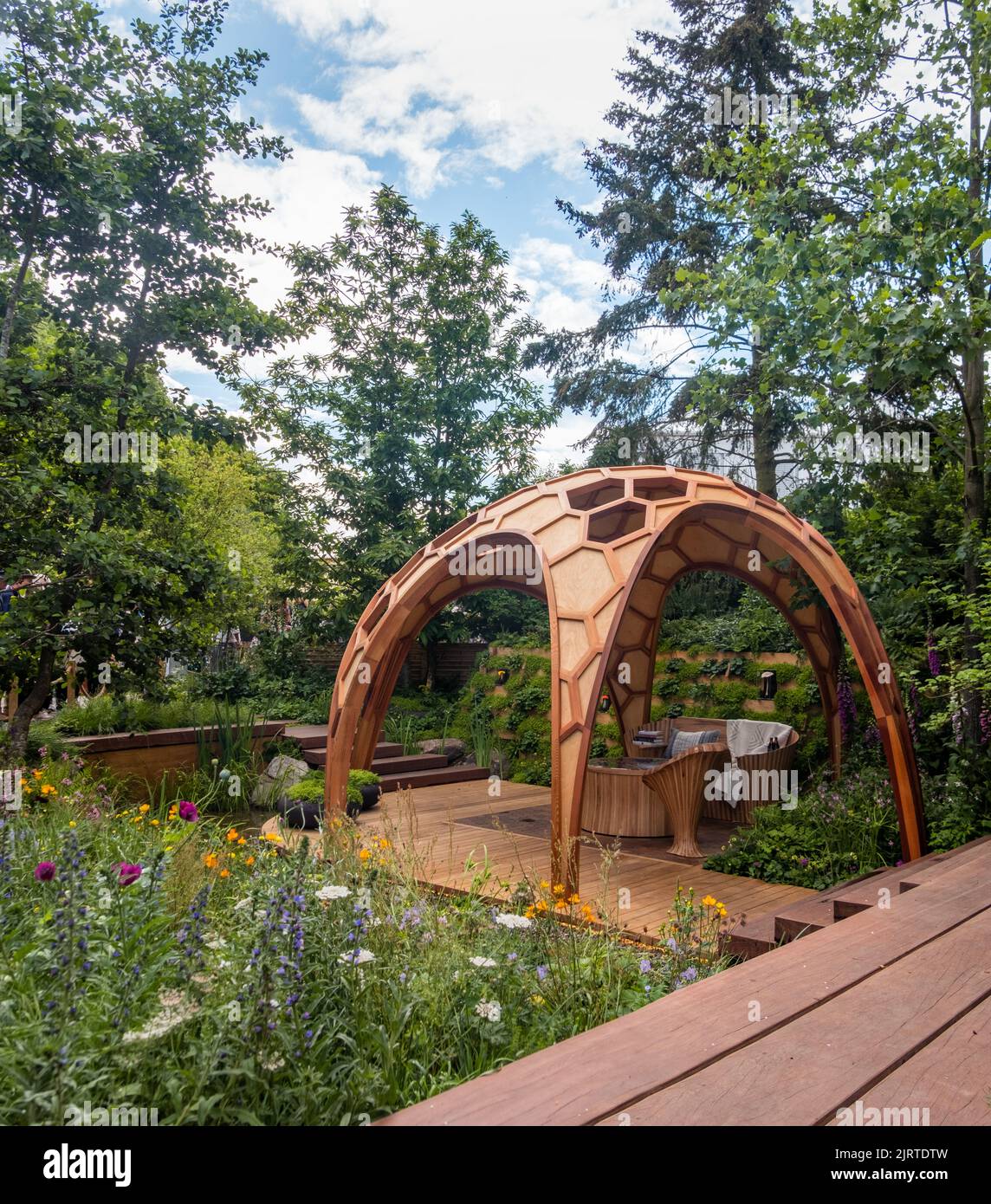 The Meta Garden: Growing the Future at the Chelsea Flower Show designed ...