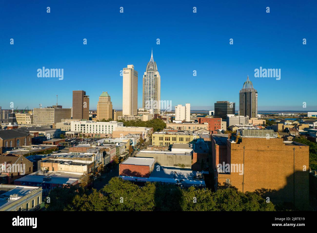 Mobile in the city skyline hi-res stock photography and images - Alamy
