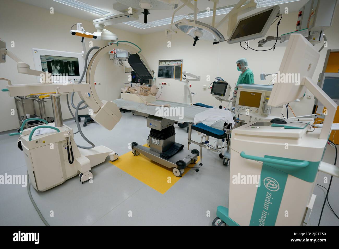 Operating room future operating room hi-res stock photography and ...